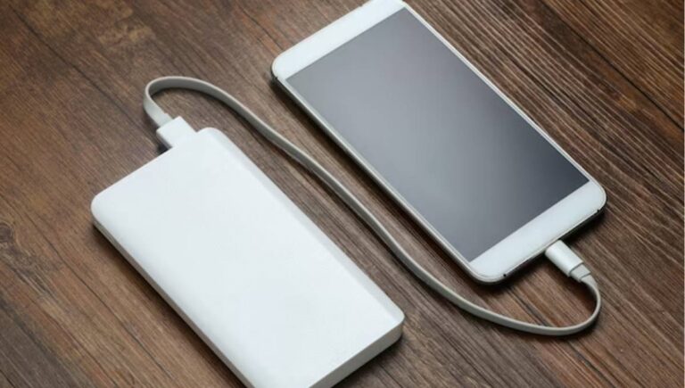 Power bank no avião: regras da Anac e o que muda